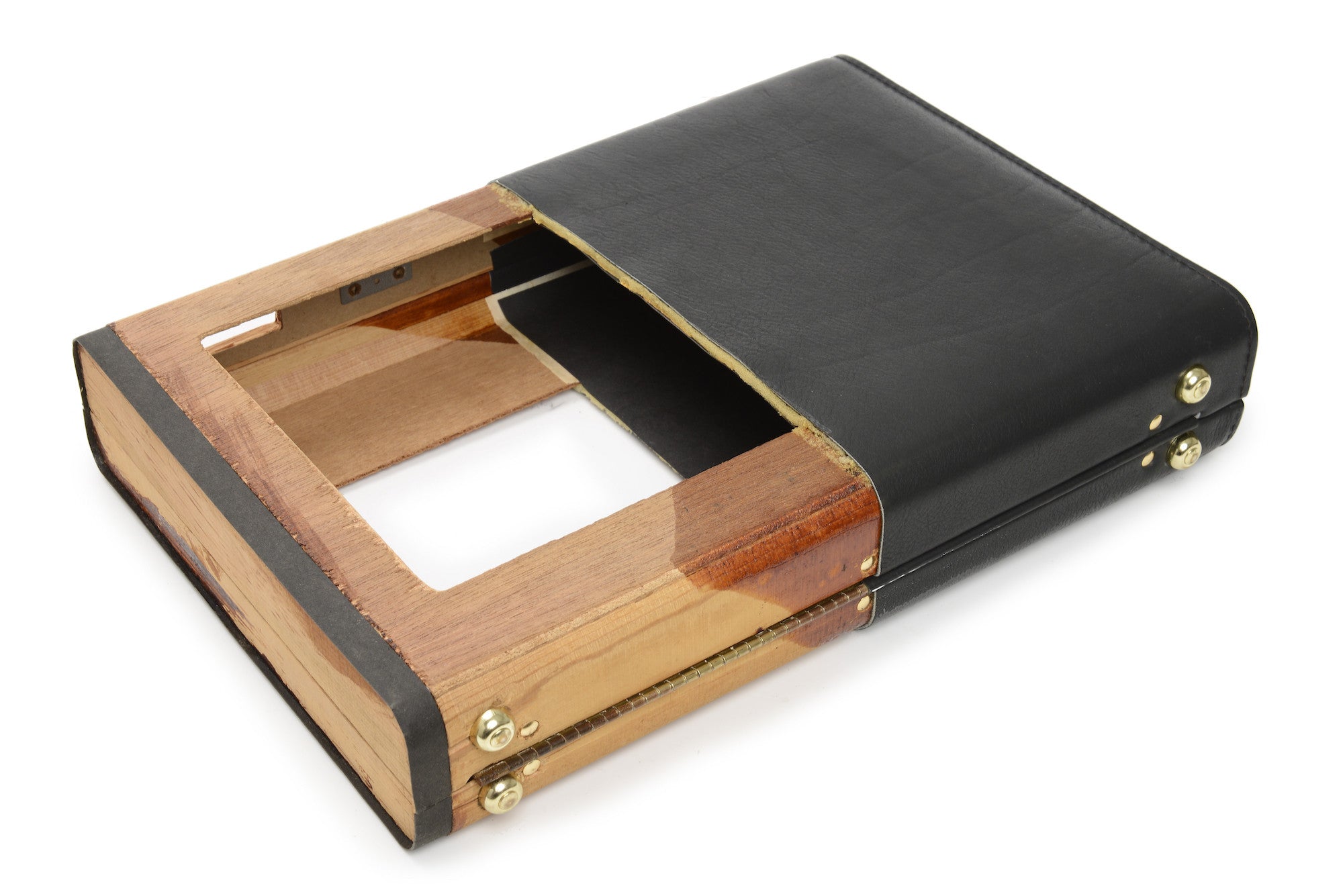 The Art of the Attaché: Making the Monroe – Korchmar